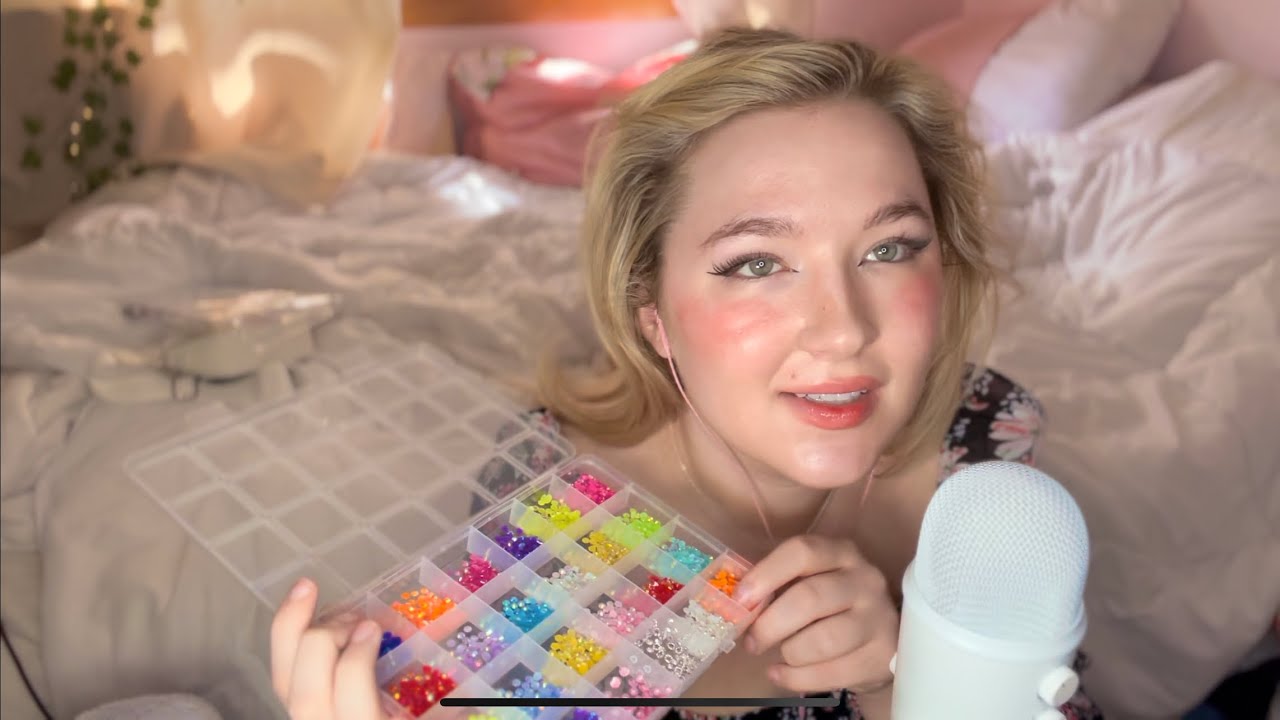 ASMR - gentle gum chewing, soft speaking, tapping, color association ...