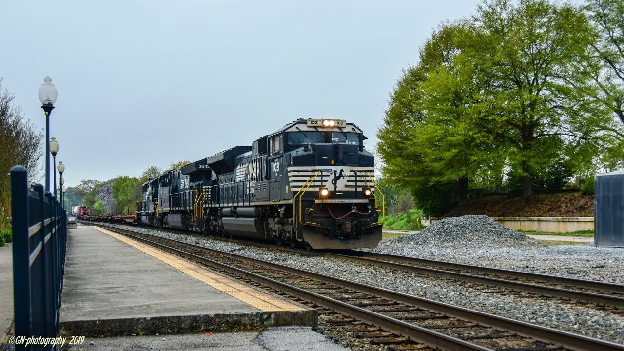 NS: northbound freight train, Spartanburg SC - YouTube