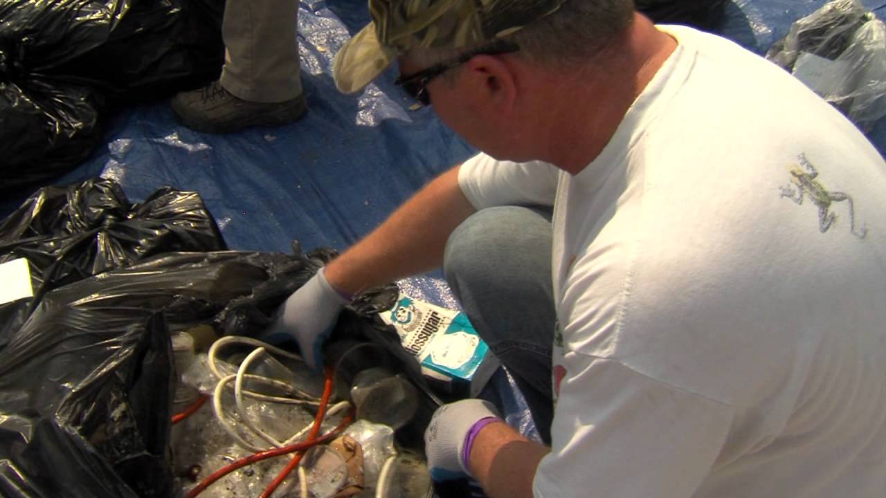 Trash Talking at the Cincinnati Zoo - YouTube