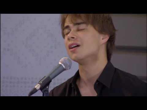 Alexander Rybak singing funny little world