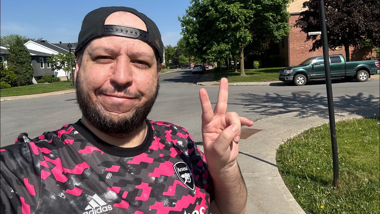 MrQuoty au Canada 🇨🇦 (Montréal Mon Chum) - YouTube