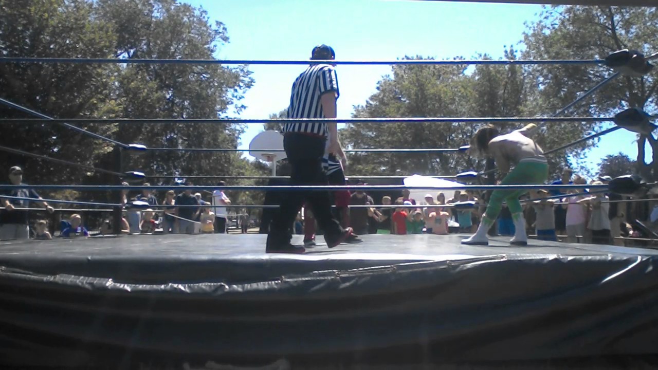 APW at Yankee Homecoming 2017 - Matt Louden vs Mike MacManus - YouTube