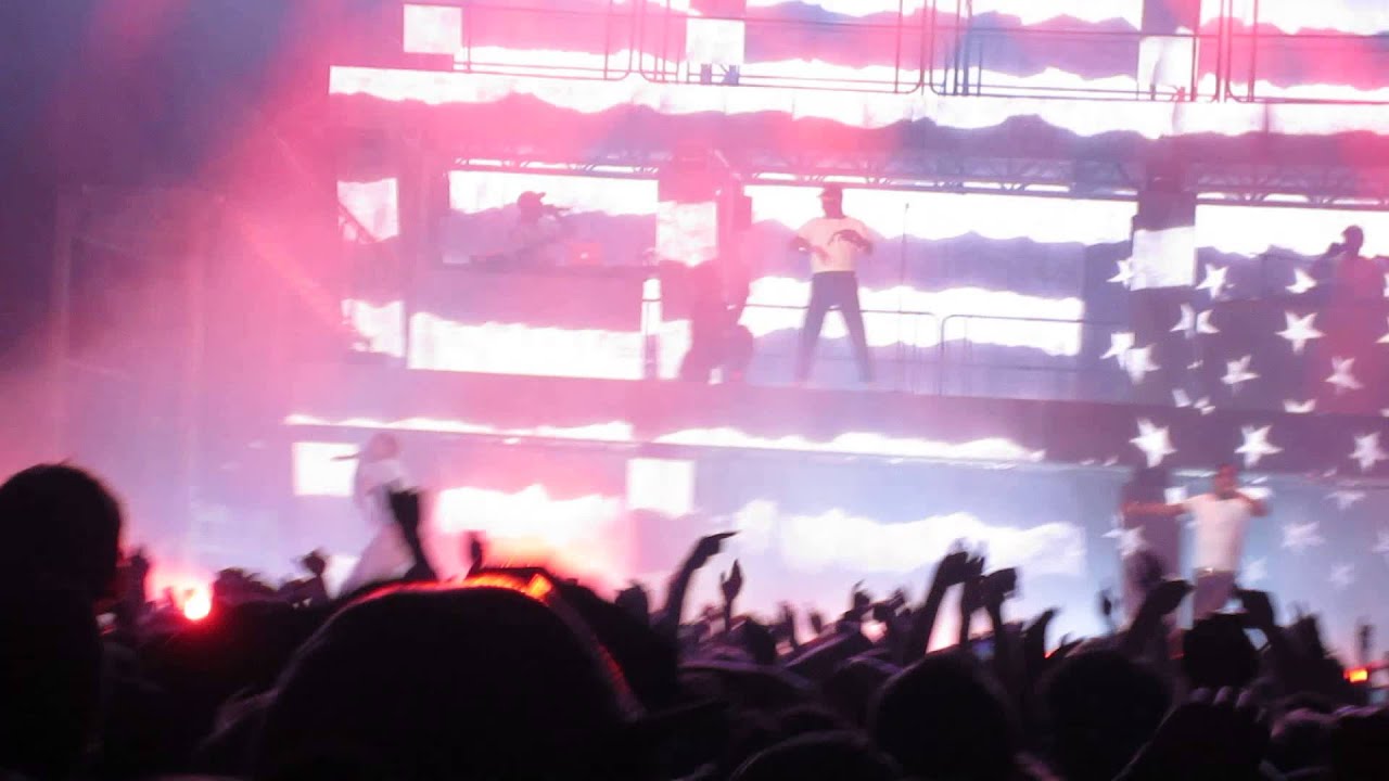 ASAP Rocky brings out Lil B to perform "Like A Martian" first verse in ...