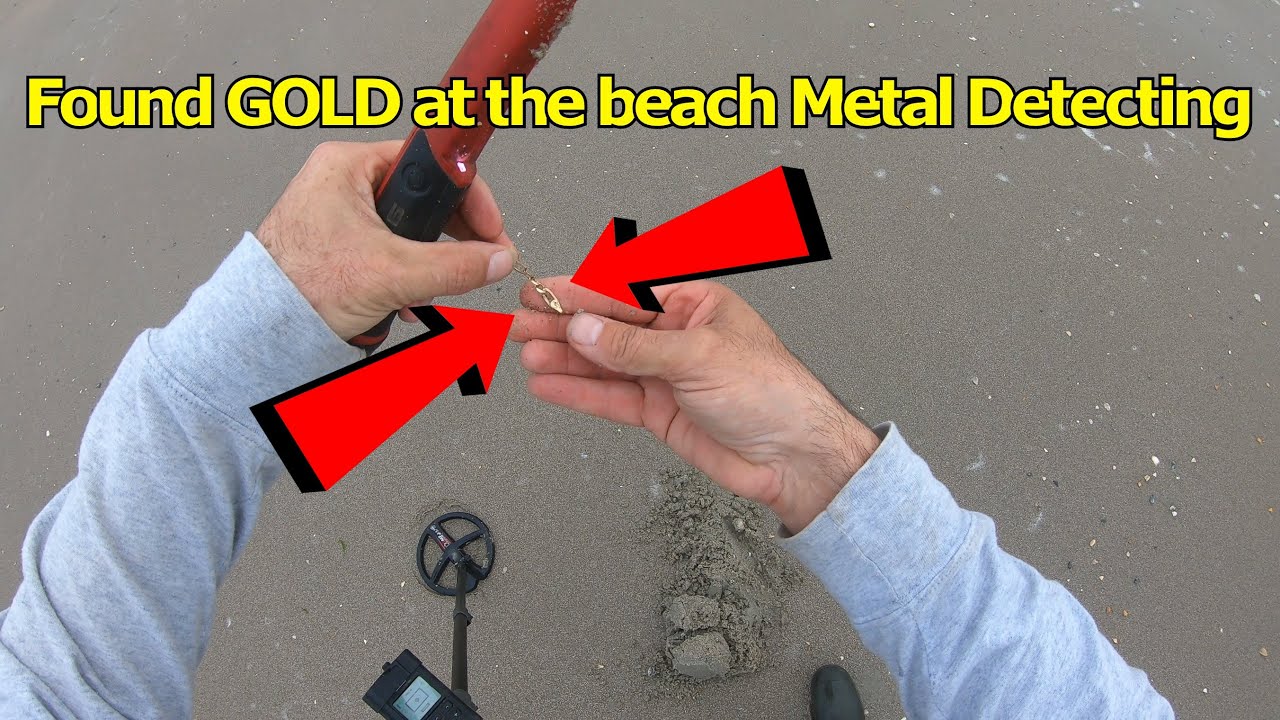 Found GOLD at the beach Metal Detecting - YouTube