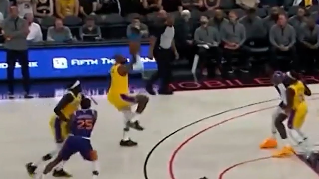 LeBron James made FLEX 1 leg 3-pointer and SHOCK THE ARENA - YouTube