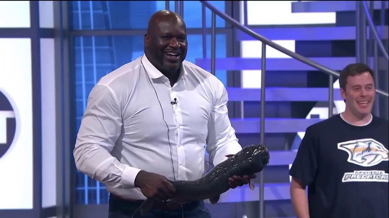 Inside The NBA: Shaq Throw A Fish At Chuck - YouTube