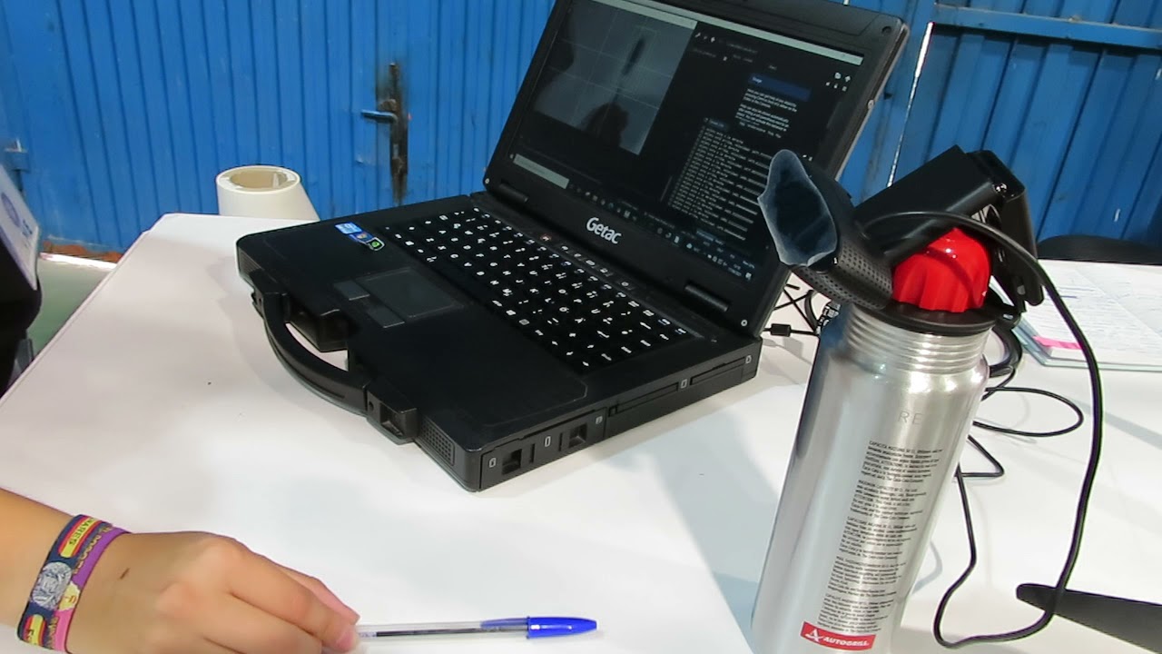 Selección ROI + tracker CSRT - Prueba 2 - YouTube