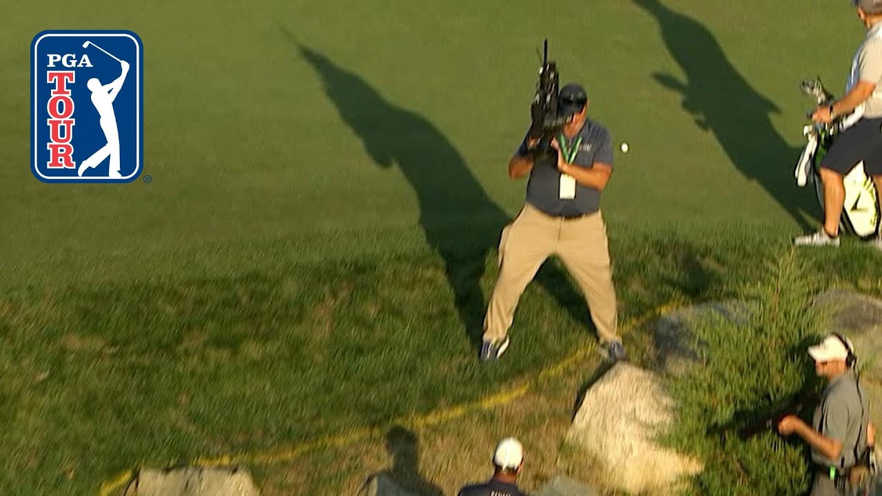 Cameraman dodges golf ball at Dell Technologies - YouTube