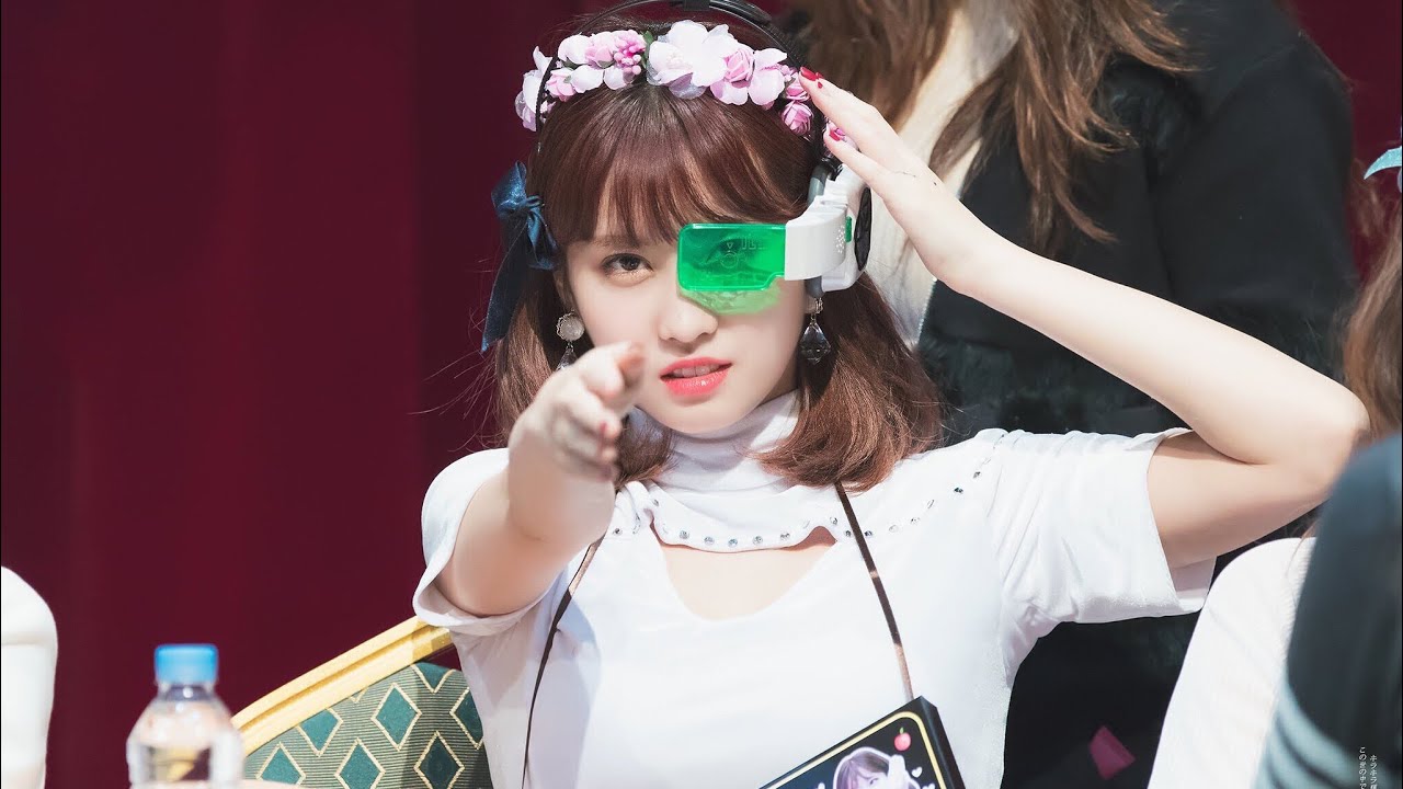 Twice Momo on Fansign She Look So beauty and natural makeup 171217 ...