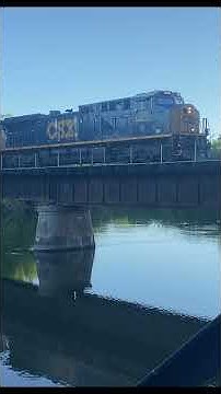 CSX M326 with a friendly crew at New Richmond - YouTube