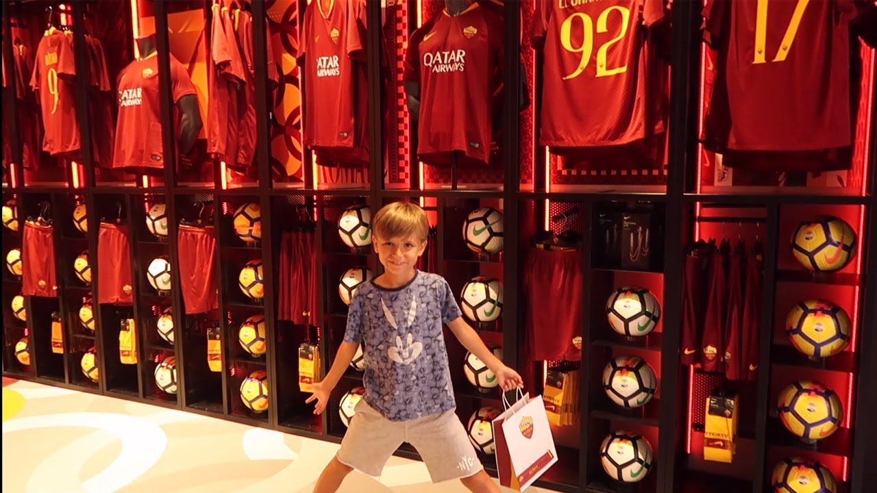 Family Visiting ROME and AS ROMA Football Store ⚽️ - YouTube