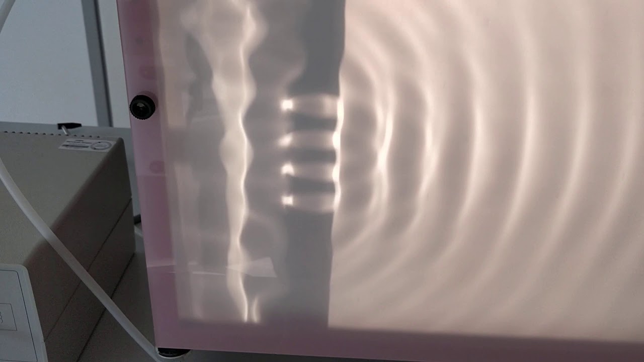 Wellenwanne Ebene Welle am Dreifachspalt - YouTube