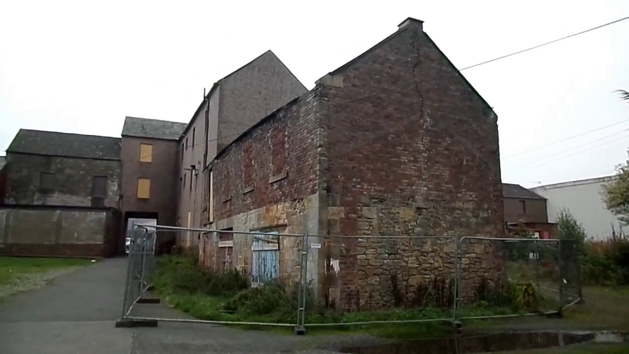 Robert Burns and the Queensbury Arms Inn, Sanquhar - YouTube