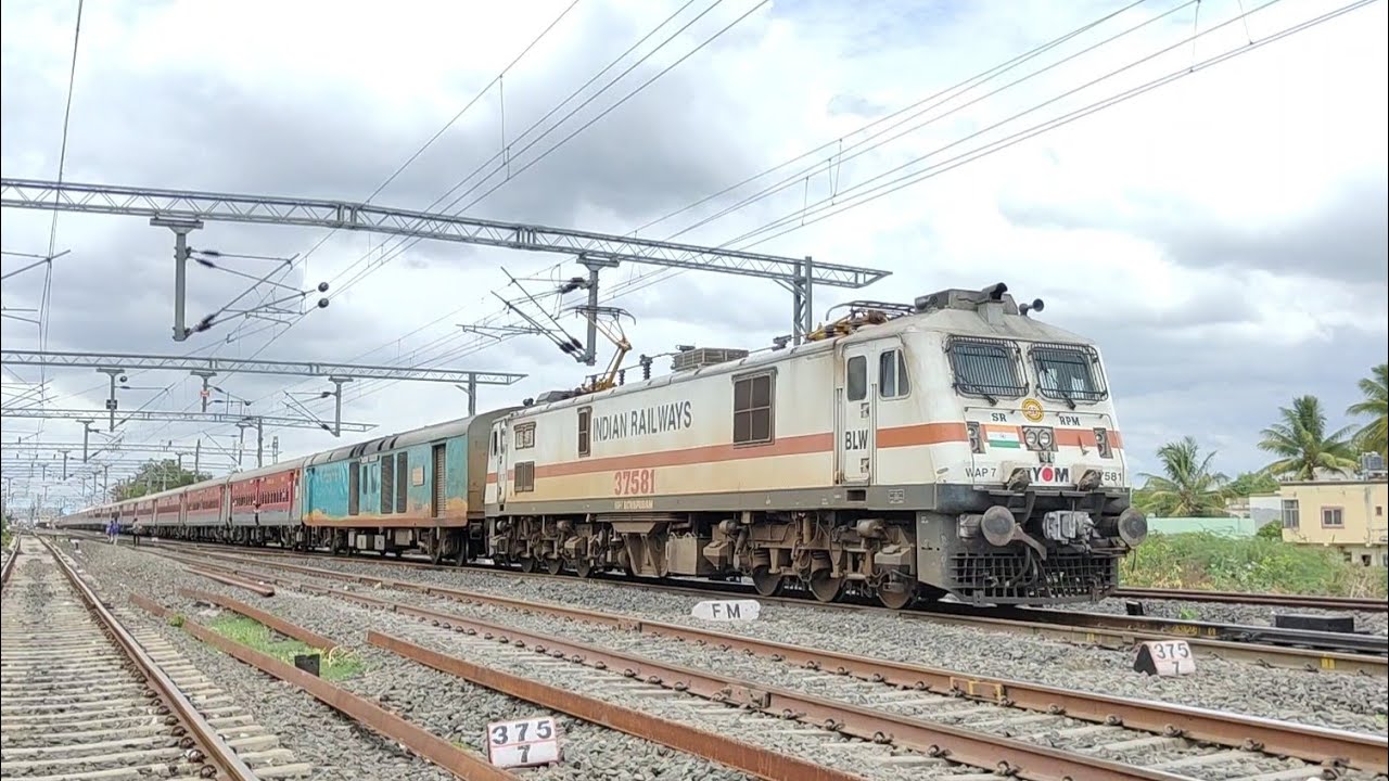 11302: Udyan Express With VYOM 37581 RPM WAP7 Departing Kurduvadi With ...