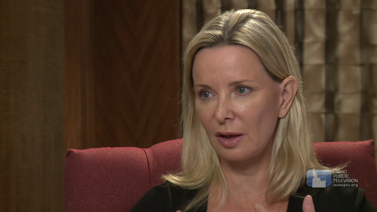 Voices in the Ocean: Susan Casey on Dialogue - YouTube