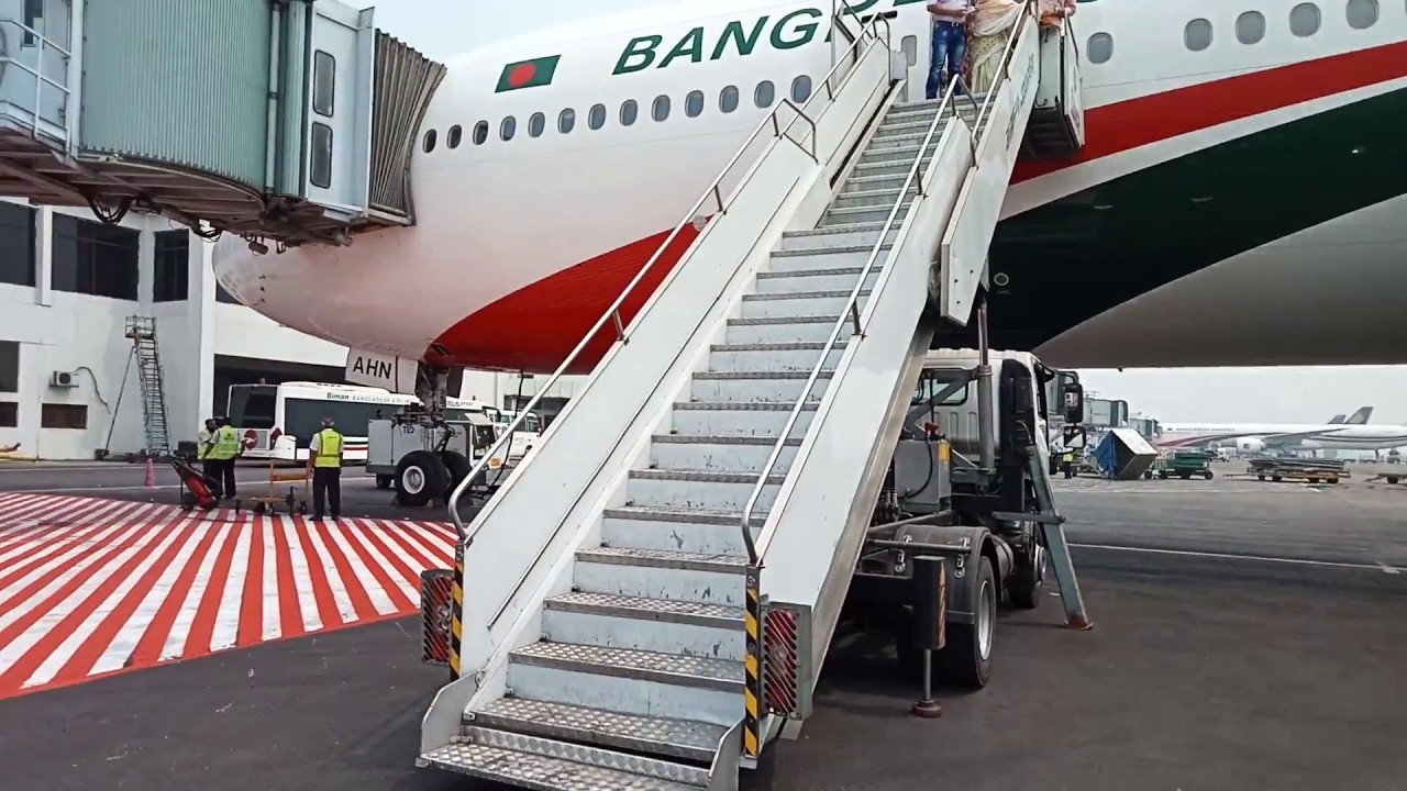 Sylhet to Dhaka Flight Biman Bangladesh Airlines BG 202 - YouTube