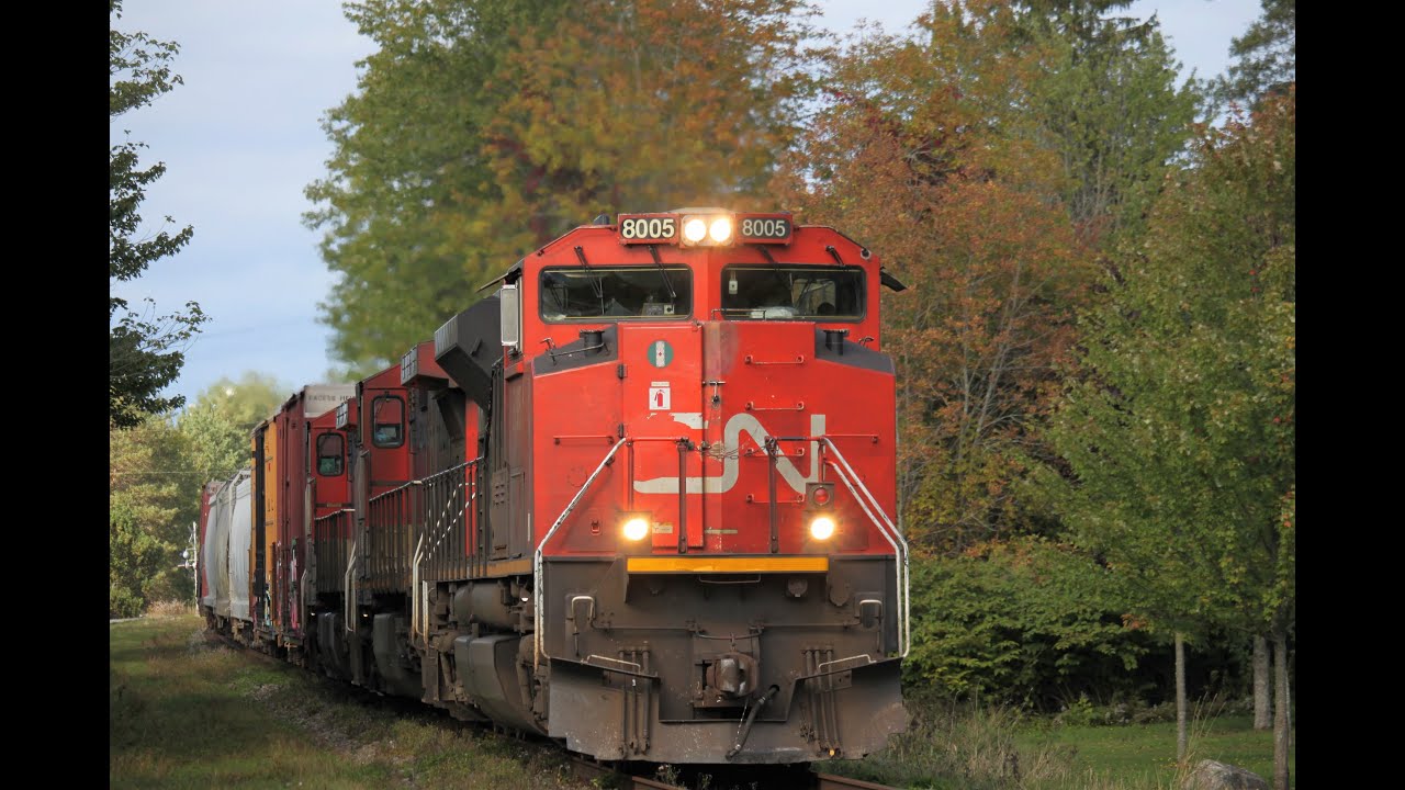 GREAT K5LLA! CN SD70M-2 High Headlight 8005 Leads CN 406 West Into ...