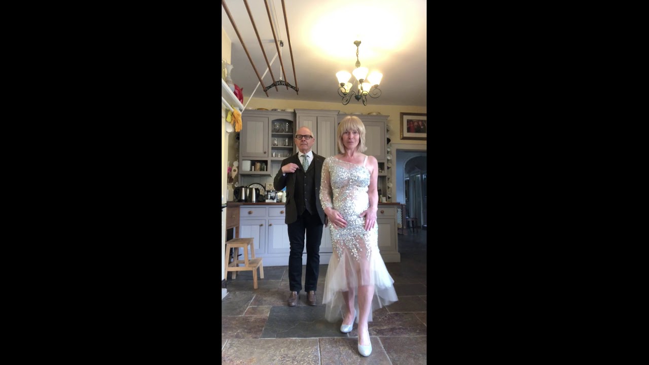 Toyah & Fripp: The First Lockdown Lunch Dance - YouTube