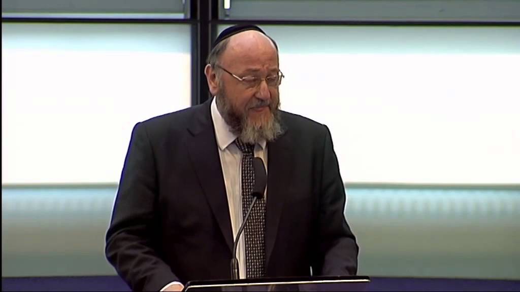 The Chief Rabbi's address at City Hall for Holocaust Memorial Day - YouTube