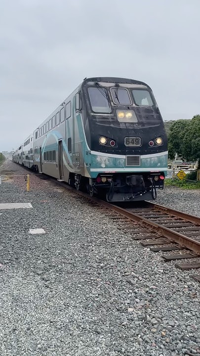 Metrolink 1859 arriving into San Clemente North Beach with SCAX 649 leading #metrolinktrains # ...