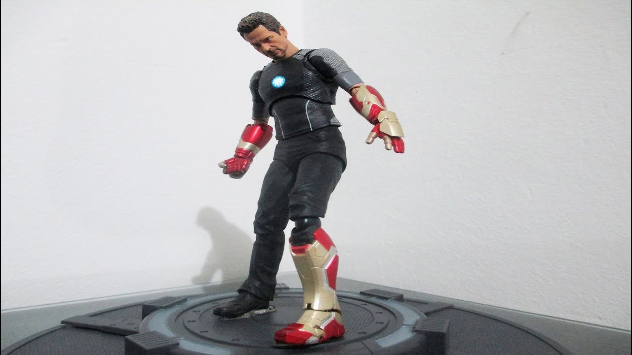 Iron Man Suit Up - Stop Motion - YouTube