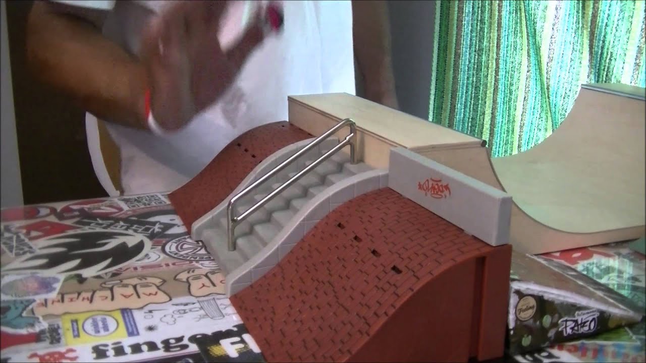 Tech deck street spot Brooklyn Banks - YouTube