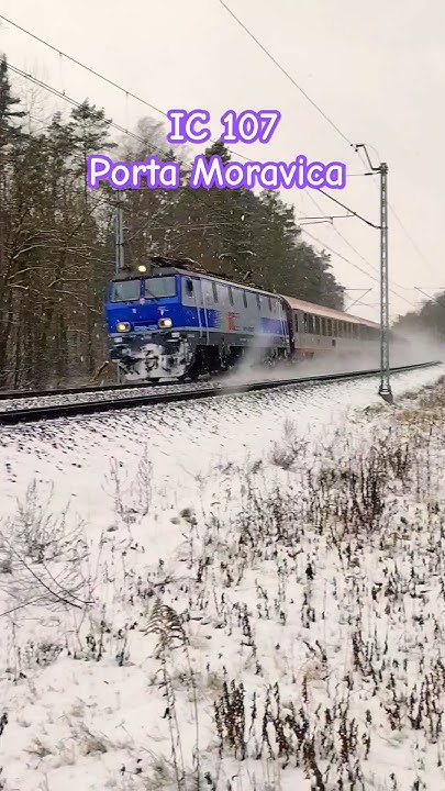 IC 107 PORTA MORAVICA w zadymie śnieżnej. - YouTube