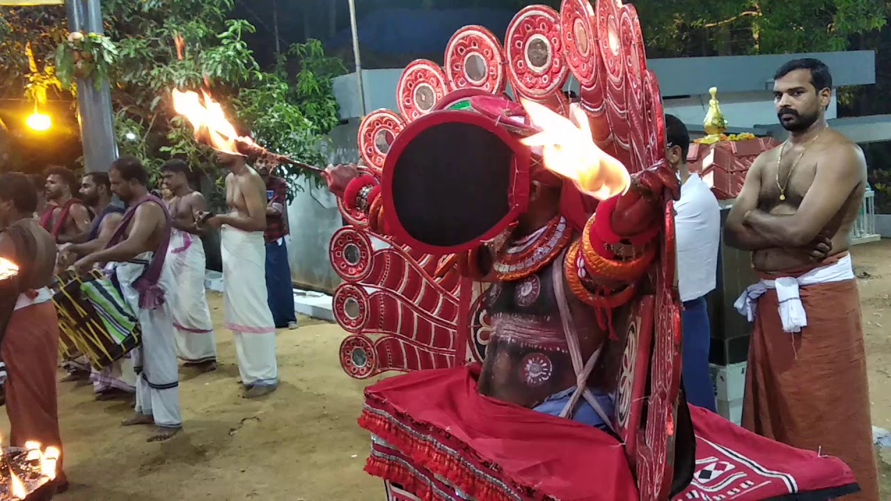 KUTTICHATHAN THIRA(കുട്ടിച്ചാത്തൻ തിറ കേളോത്തു കുട്ടിച്ചാത്തൻ ക്ഷേത്രം ...
