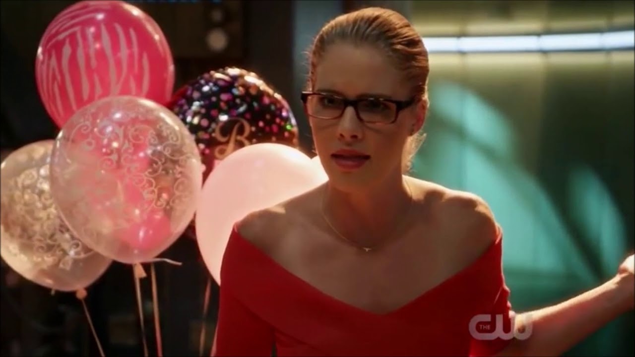 The Flash 4x05 Felicity Meets Barry - YouTube