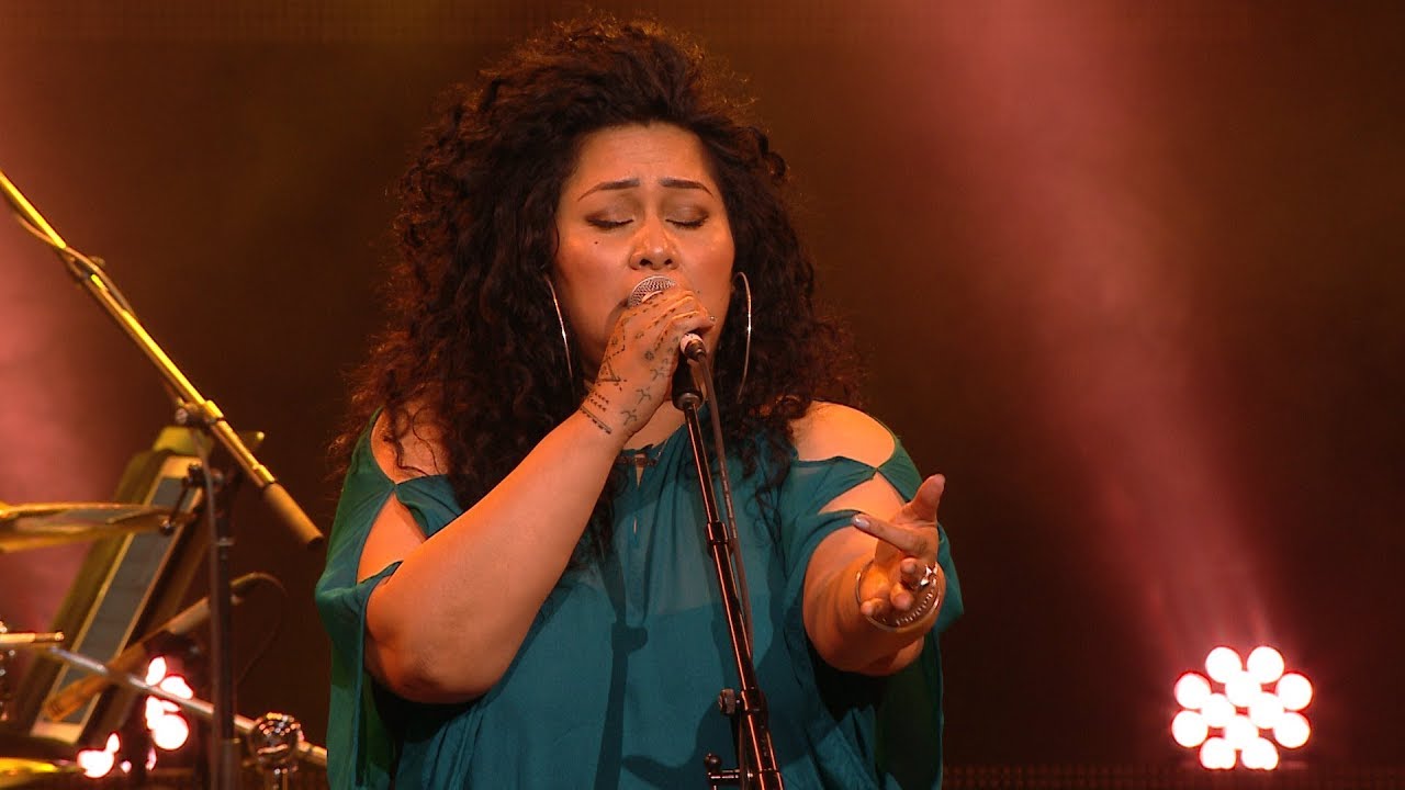 Silver Scrolls 2019: Bella Kalolo and band perform 'Happy Unhappy' by ...