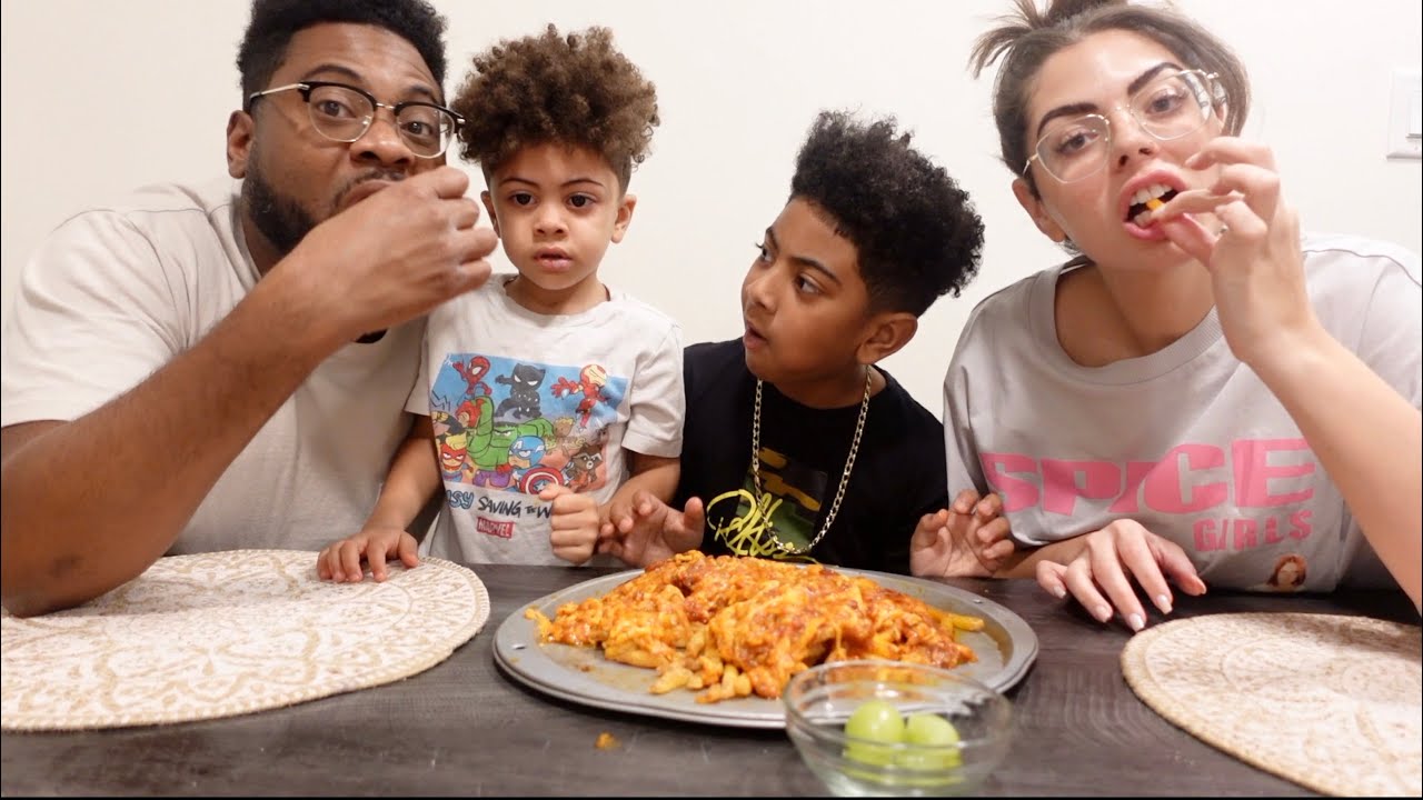 Daddy dlo TeachING his 3yr old HOW to cook His favourite meal..We ate ...