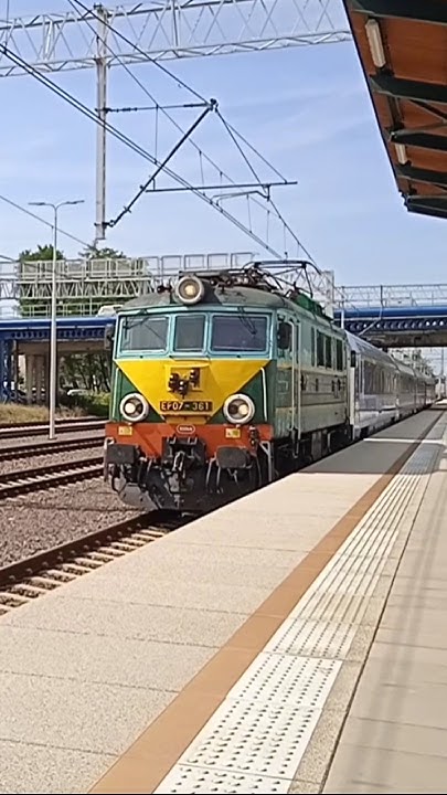 EP07-361 w Historycznym malowaniu z IC ,,Halny" do Zakopanego #kolej #train #pociag #railway # ...