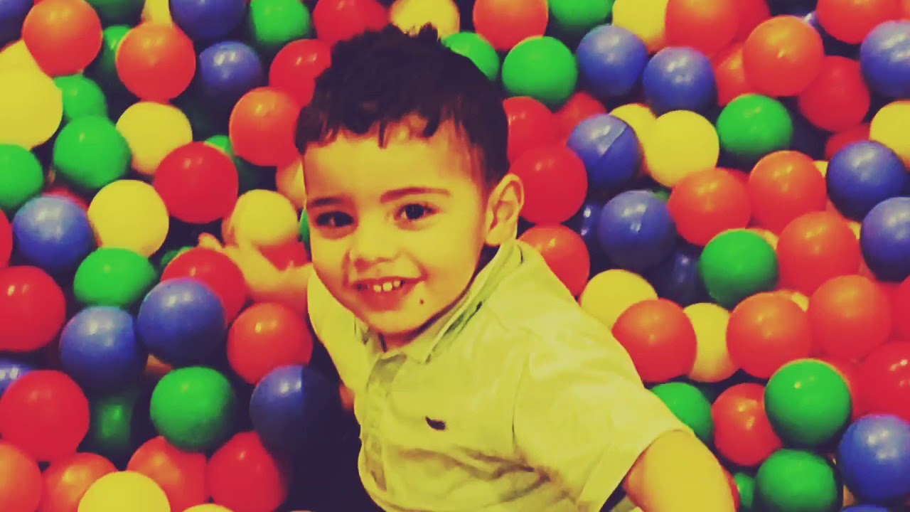 نيدو يلعب Nido playing kids games - YouTube