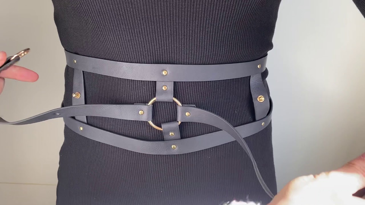 How to transform the MAZE belt into a leash and restraints. - YouTube