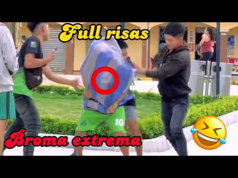 Bromas en la calle. - YouTube
