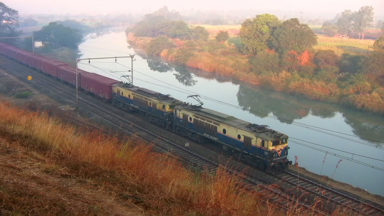 Extinct Howling WCG-2 Loco: WCG-2 twins haul a BCNA freight - YouTube