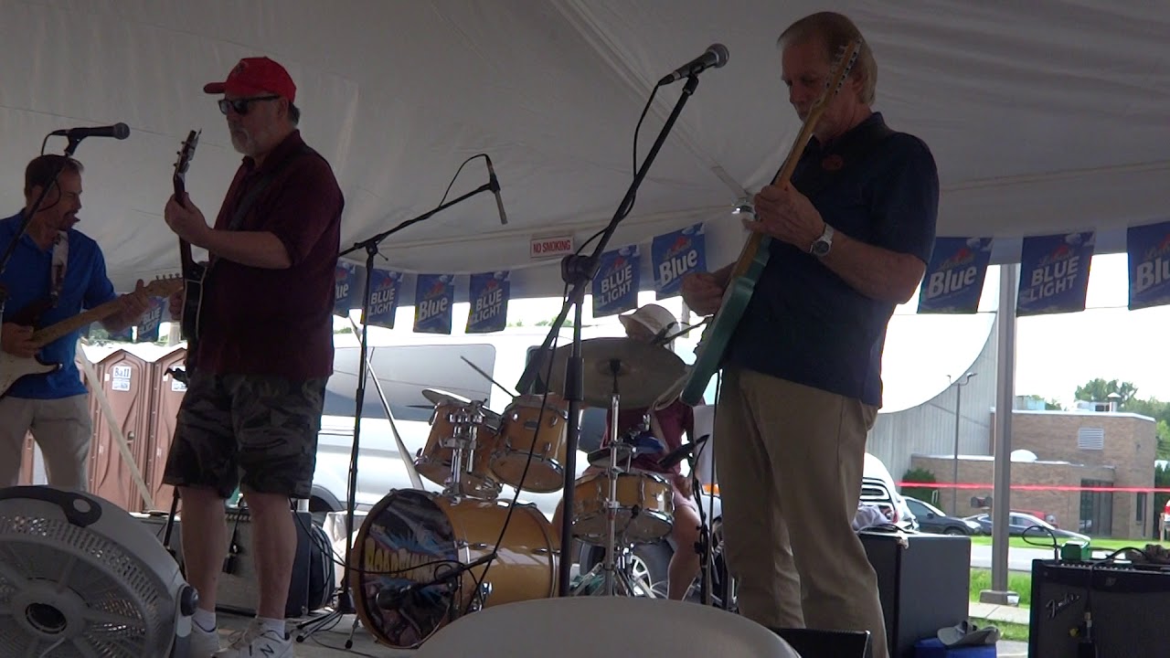 ROADRUNNER BAND AUG 2018 DOING THE PEPPERMENT TWIST. - YouTube