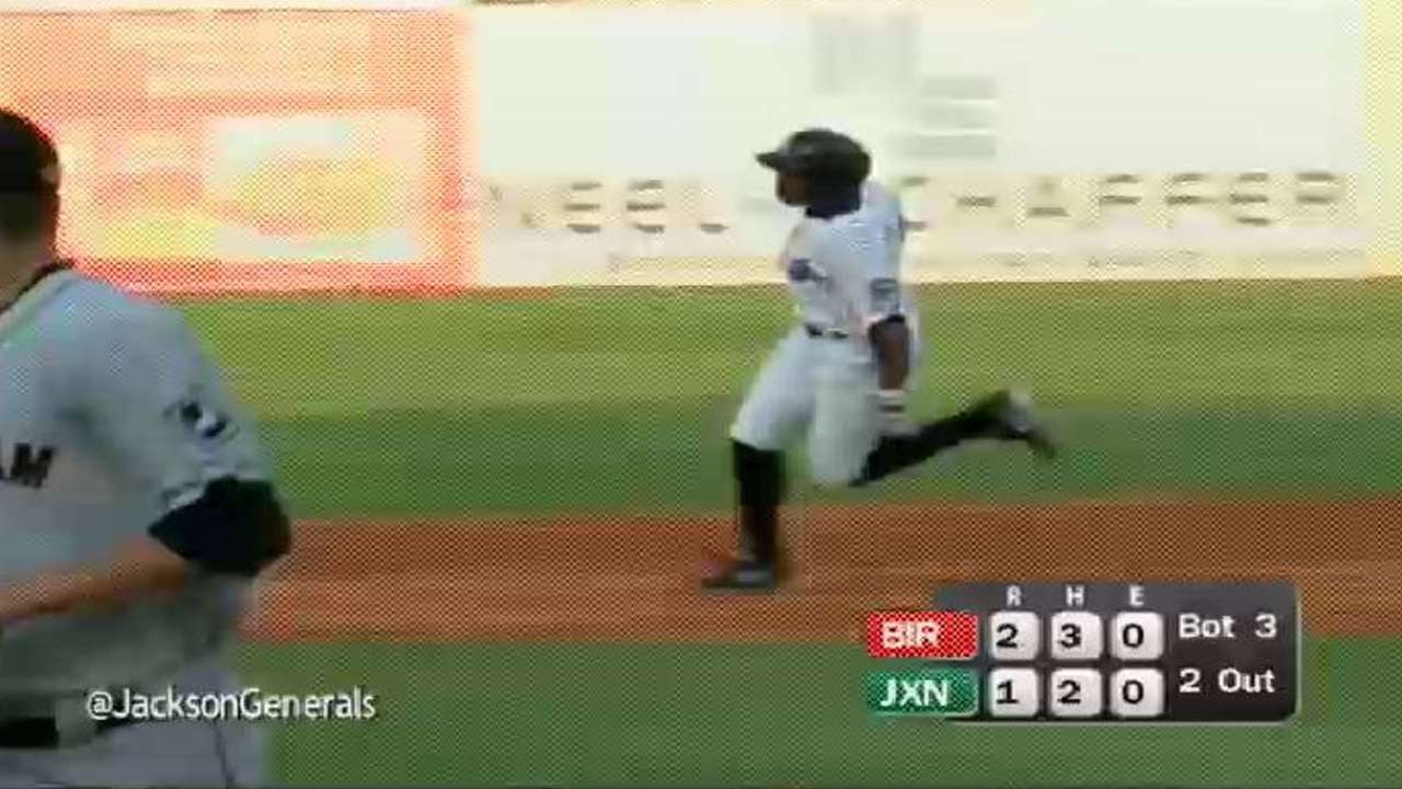 Leon Landry triples for the Generals - YouTube