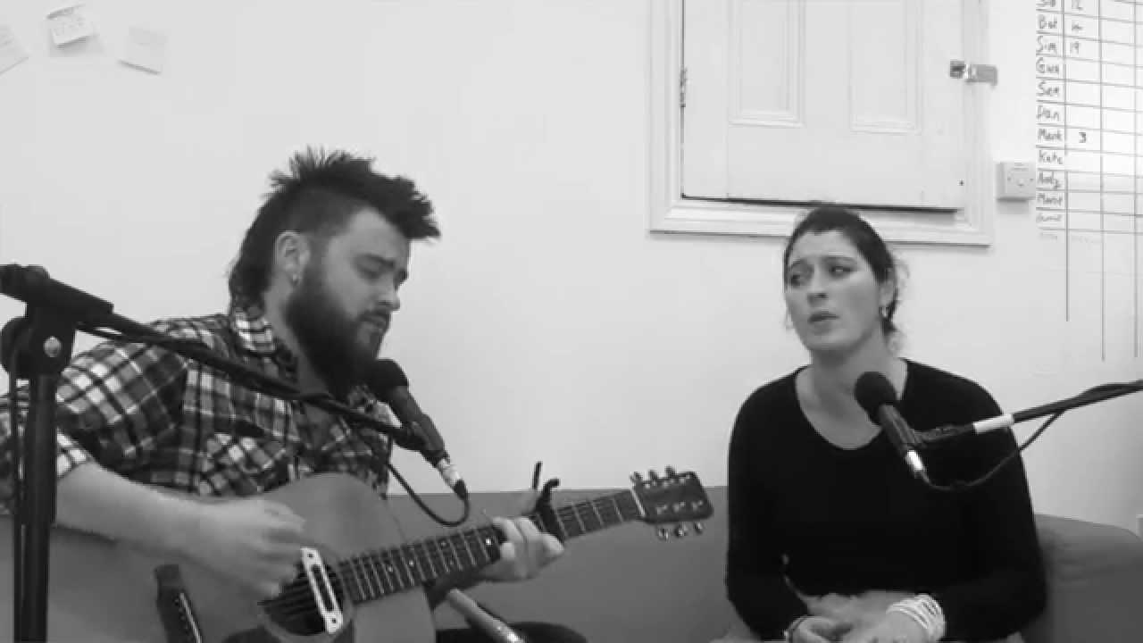 James Perryman - Running up that hill (acoustic Kate Bush Cover) - YouTube