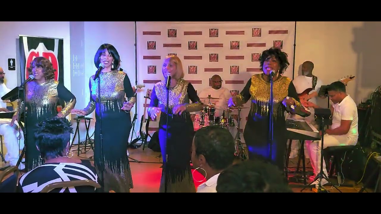 Fillies Finazz sings "Love Like This", backed by The Unit Band at Wine ...