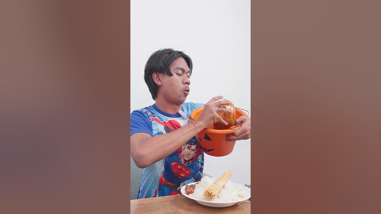 MAKAN KERANG DARAT PART 4 #lucu #serialkomedi #comedyfilms #comedy #mintamakanlidisiumang - YouTube