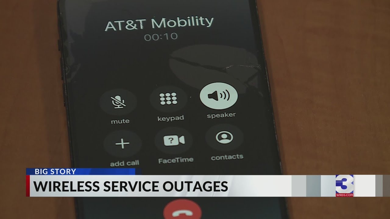 Americans reporting nationwide cellular outages from AT&T, Cricket ...