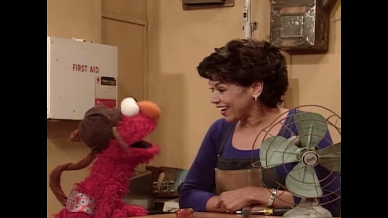 Sesame Street: Elmo Zoo. - YouTube