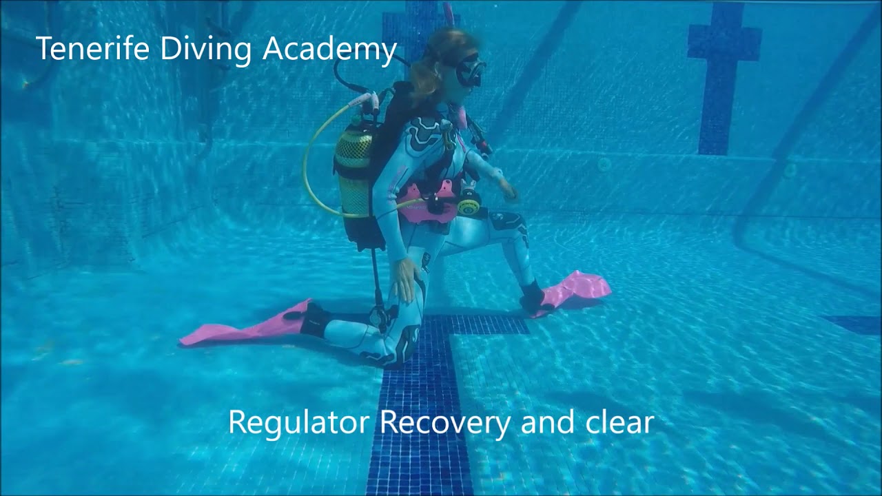 PADI Divemaster / PADI Instructor Skills - Regulator Recovery and clear ...