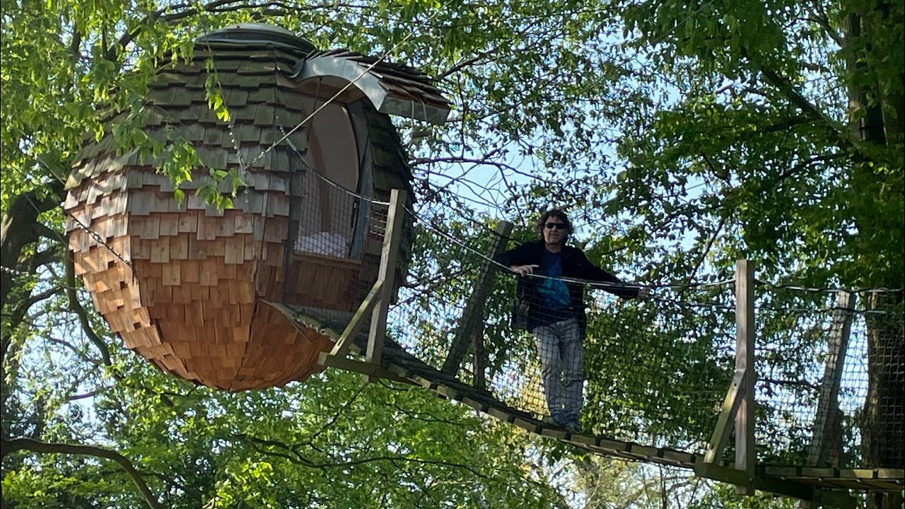 AirBnb-HANGING CABIN 🇫🇷 FRANCE - YouTube