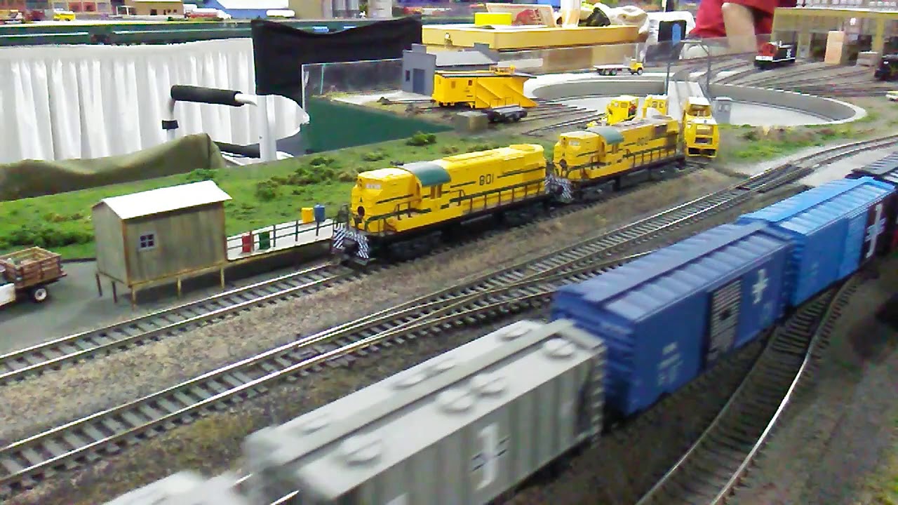 Amherst Model Trainshow 2019 - YouTube