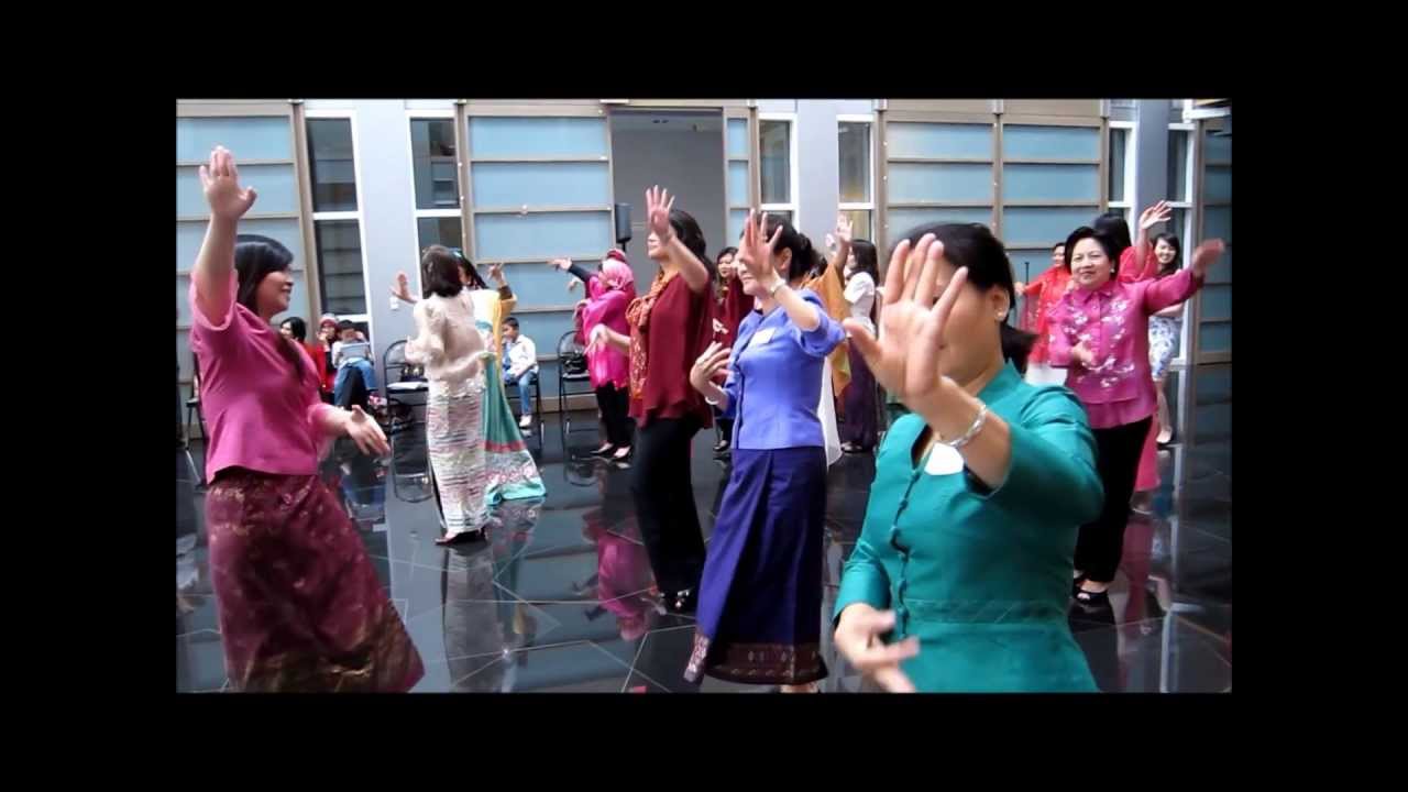 ASEAN Women's Circle Dance at the Embassy of Brunei Darussalam ...