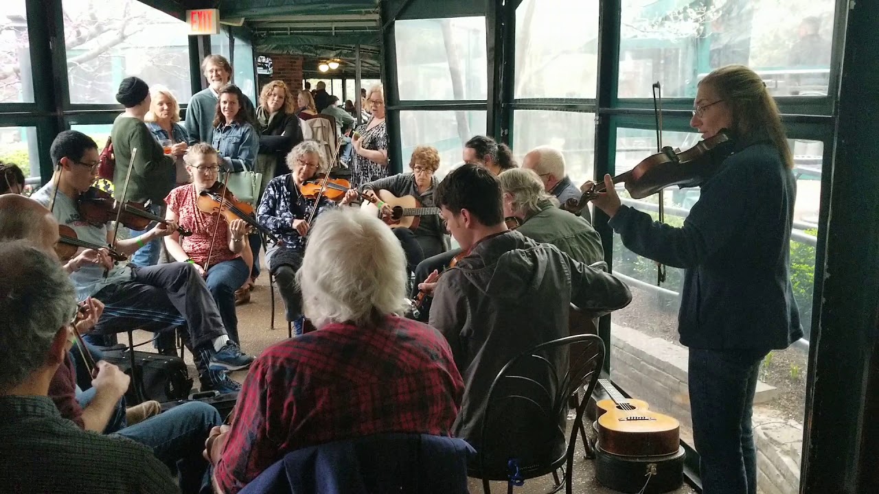 Live Irish music jam at John D. McDurk's Irish Pub in St. Louis MO ...
