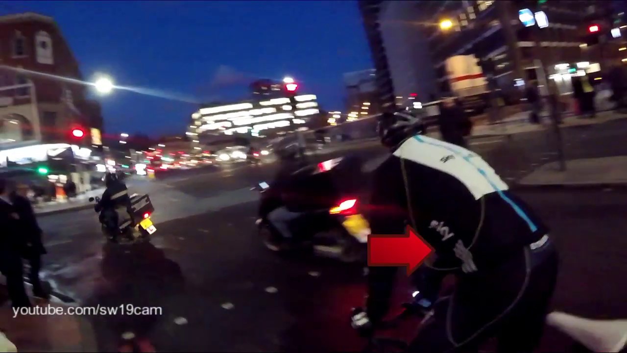 Red light jumping along the cycle superhighway (10) - YouTube