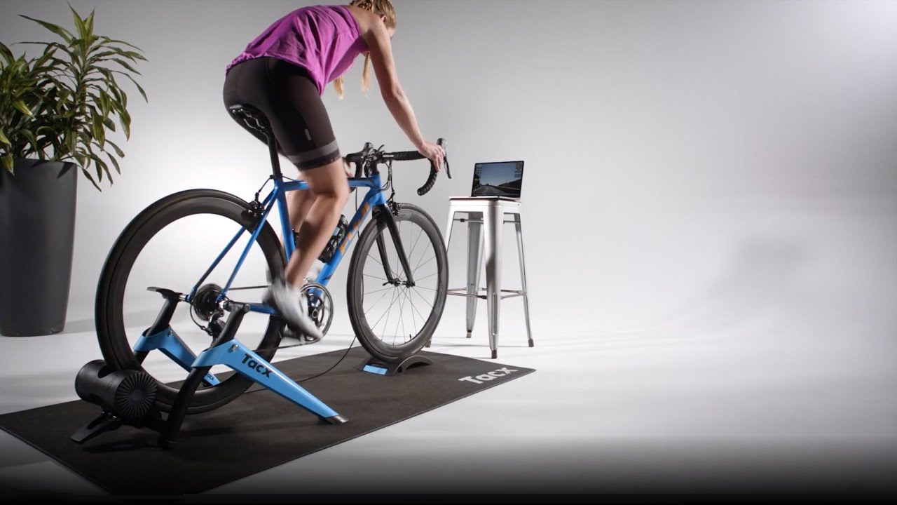Tacx Boost indoortrainer: Stap binnen op de fiets - YouTube
